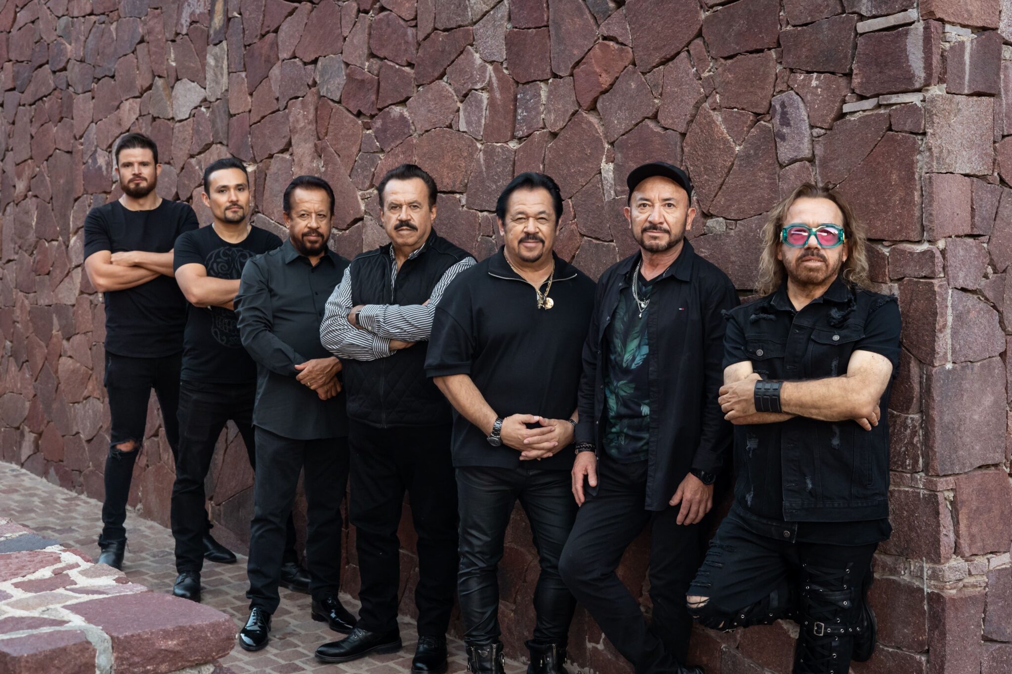 Los Lara, 30 años reinventándose - Identidad Grupera